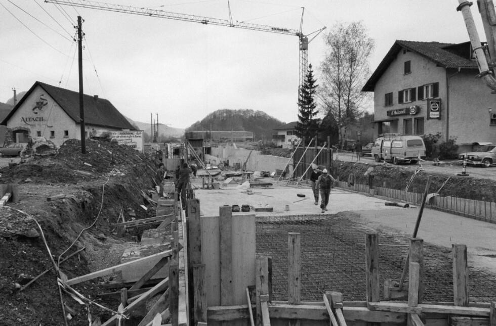 volare - [Altach, Straßenbauarbeiten beim Bahnhof Altach]