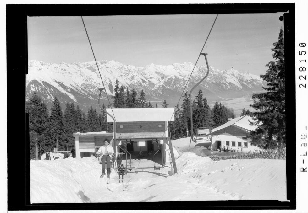 Mutterer Alm / Bergstation der Muttereralmbahn und Sessellift zum ...